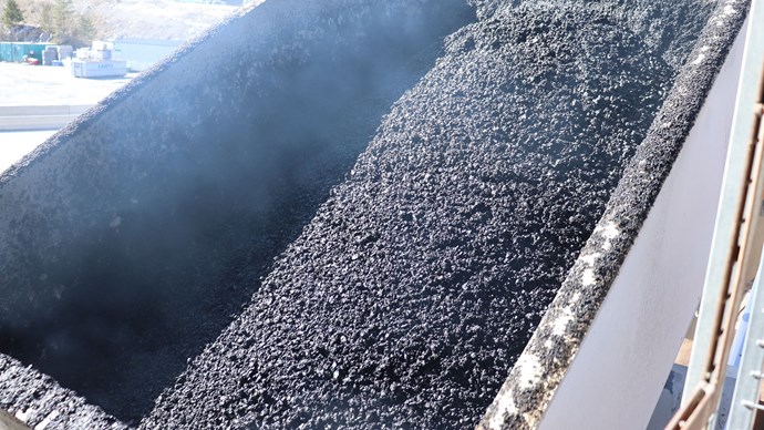 Här tillverkas vägarnas svarta guld | skanska.se