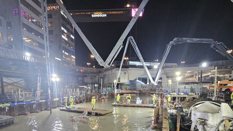 Undervattensgjutning av tunnel vid Slussen | skanska.se